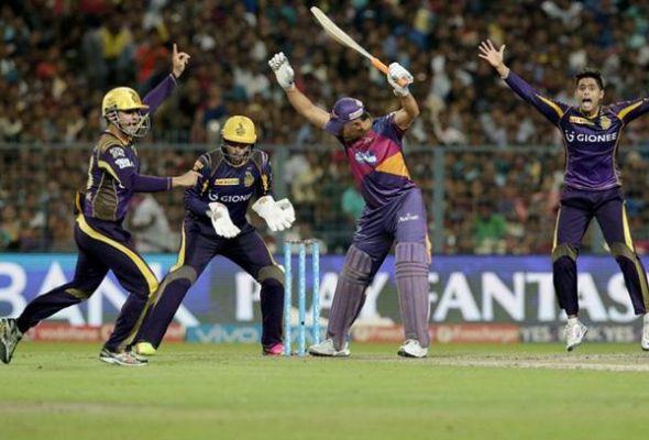 Occasions when Gambhir set aggressive fields for MS Dhoni