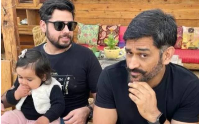 MS Dhoni's friend shares an unseen picture from recent trip, Sakshi ...