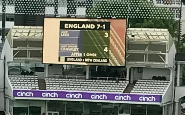 Hilarious reactions on Twitter as Lord's scorecard showing England 7/1 ...